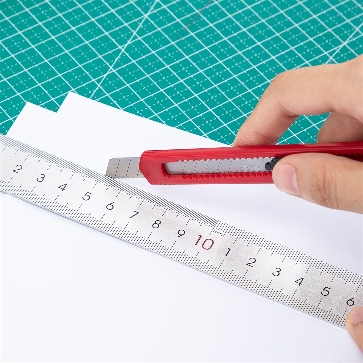 Deli E2052 Utility Knife Paper Cutter 9mm