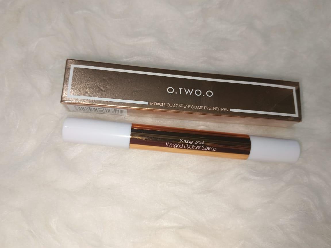 Miraculous Cat-Eye Stamp Eyeliner Pen – Waterproof Felt Tip | Emaan Fields